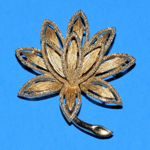 Avon | Jewelry | Vintage Avon Precious Pretender Lotus Brooch Pin 971 ...
